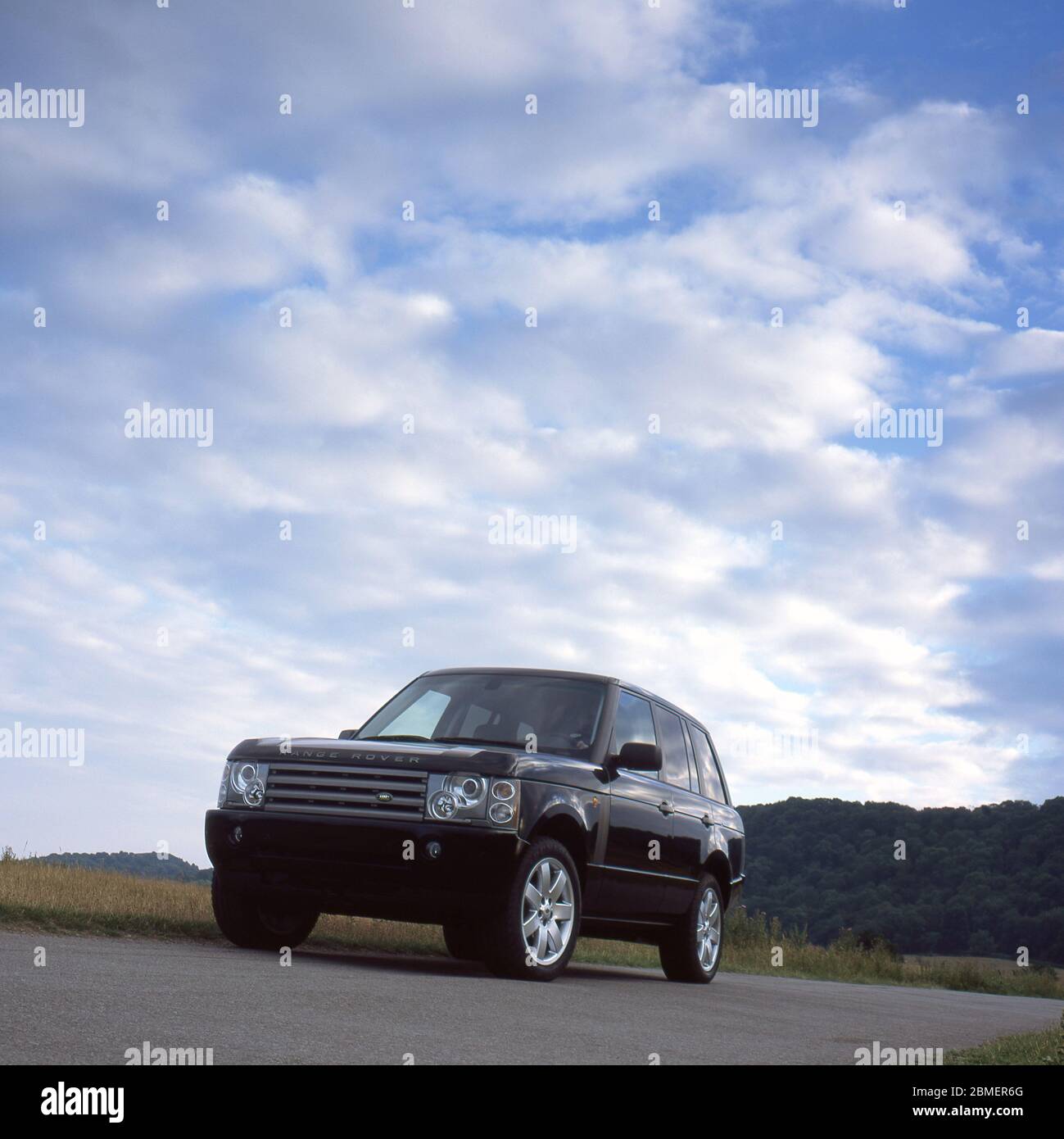 Black range rover hi-res stock photography and images - Alamy