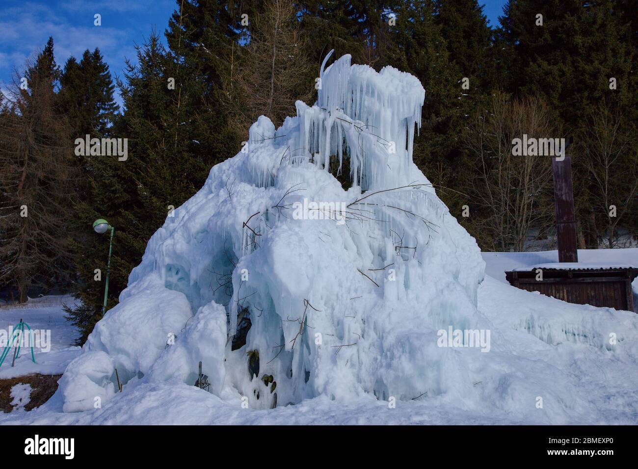 Water geyser hi-res stock photography and images - Alamy