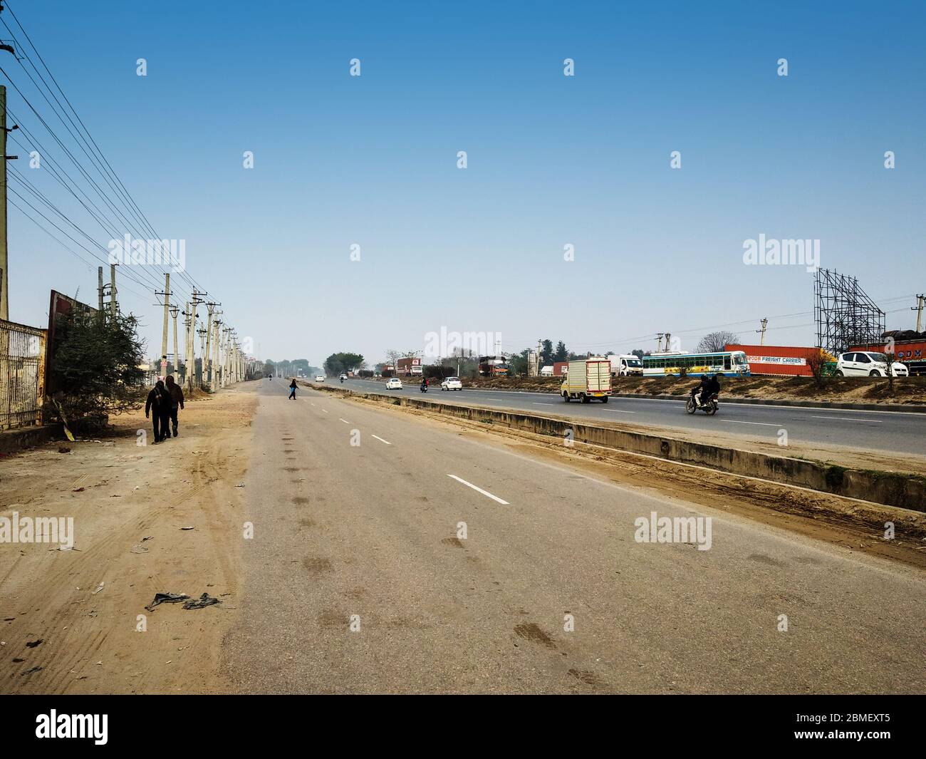 Uk commercial vehicles on the road hi-res stock photography and images ...