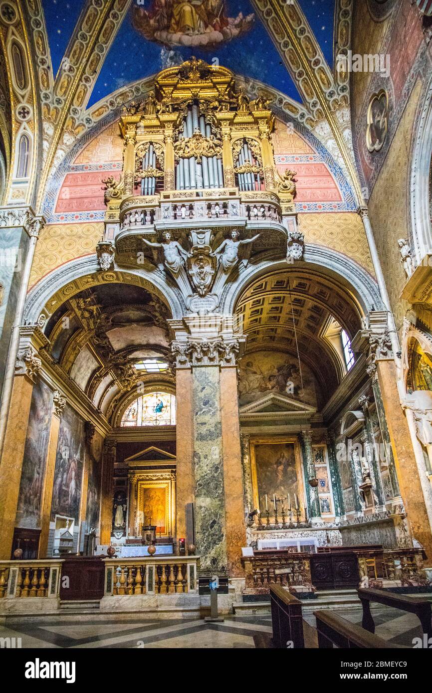 Santa maria sopra minerva basilica hi-res stock photography and images ...