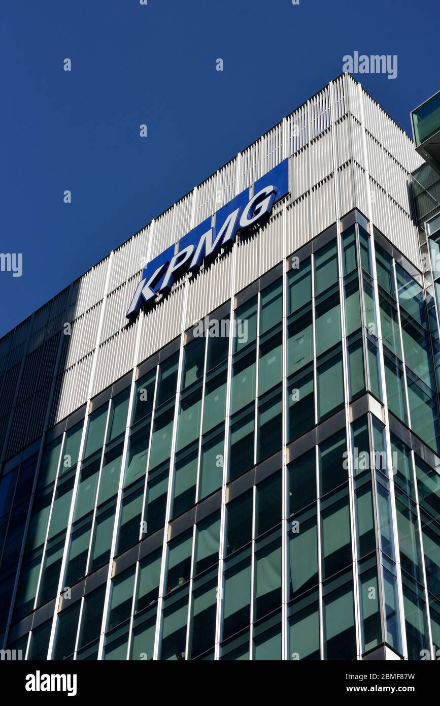 Kpmg london hi-res stock photography and images - Alamy