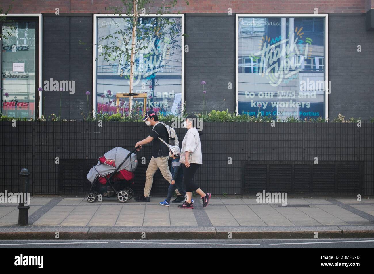 Thank you nhs message displayed hi-res stock photography and images - Alamy