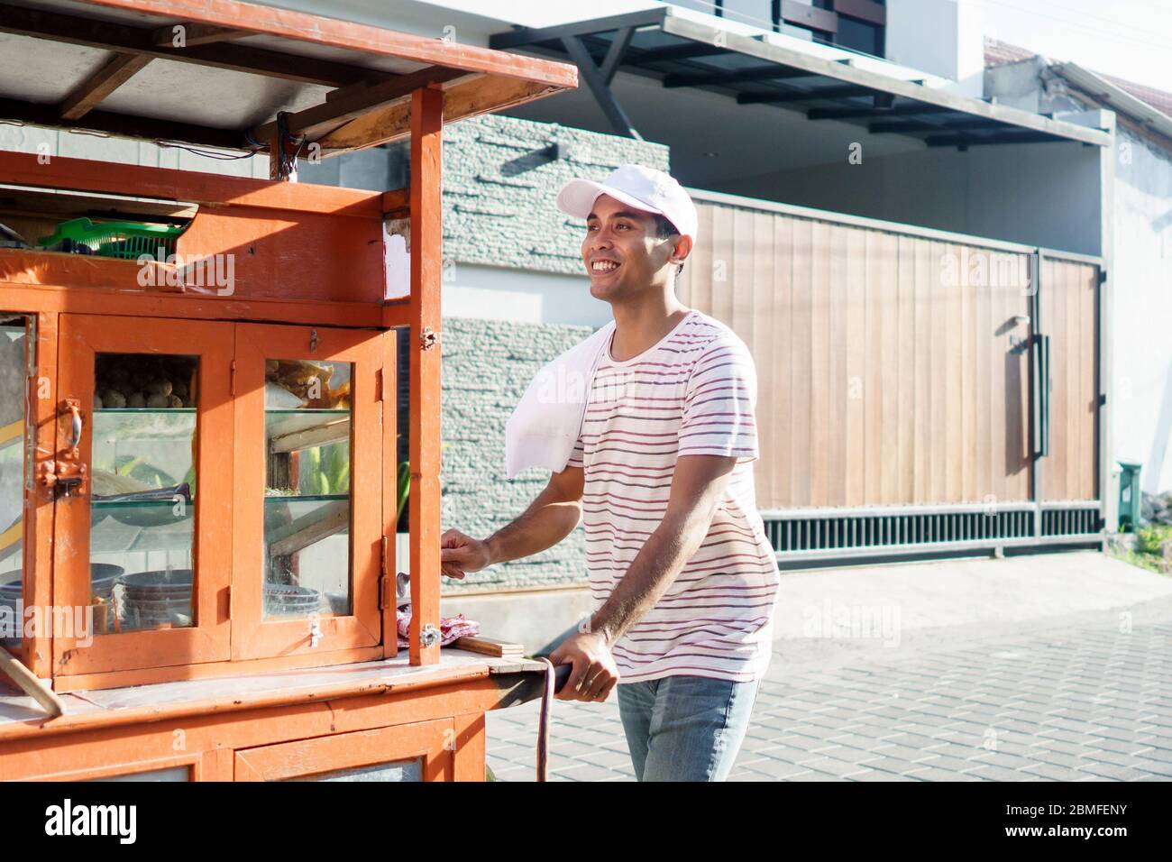 Halal rice noodle shop in hi-res stock photography and images - Alamy