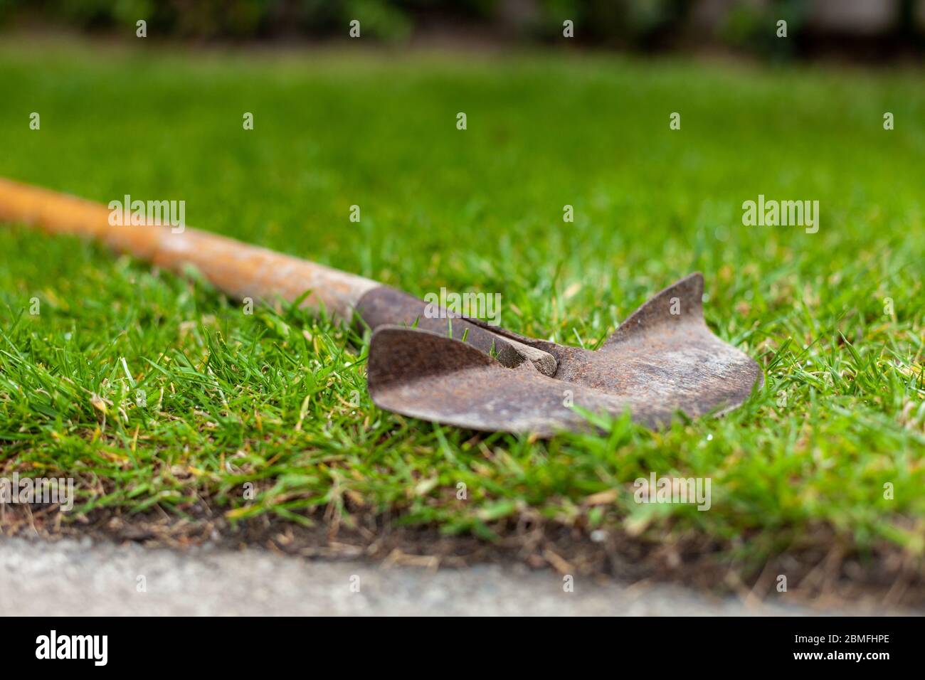 Lawn edger tool hi-res stock photography and images - Alamy
