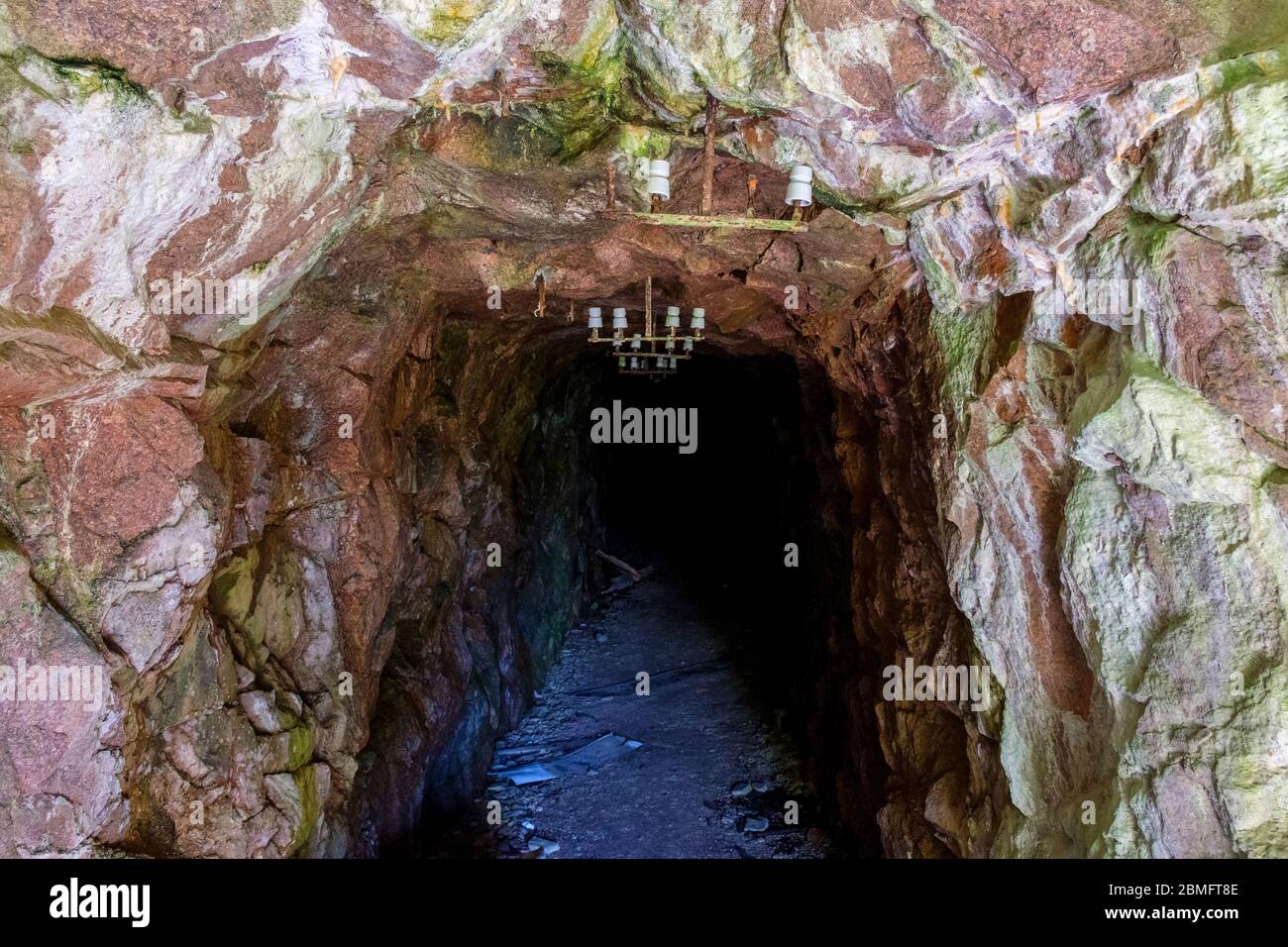 Embedded in cliff face hi-res stock photography and images - Alamy