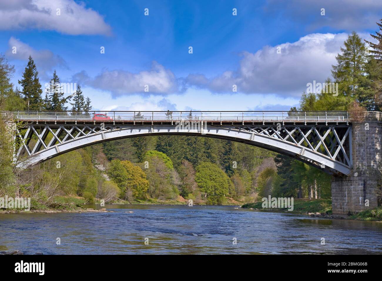 CARRON MORAY SCOTLAND THE ROAD AND RAIL BRIDGE OVER THE RIVER SPEY WITH ...