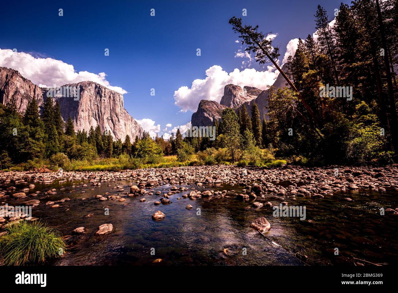World famous rock climbing wall of El Capitan, Yosemite national park ...