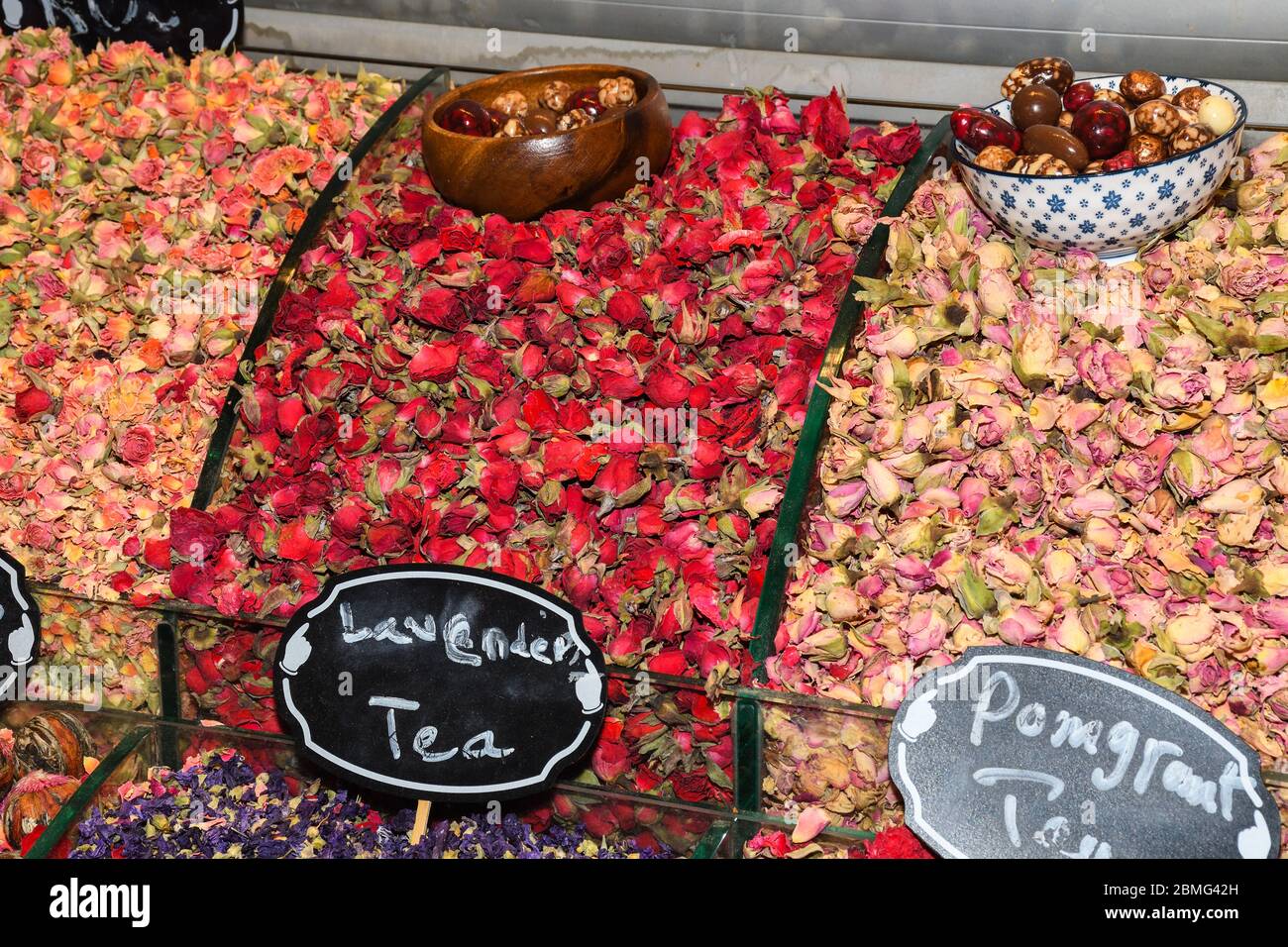 Assorted tea and spices specialties in Istanbul Turkey, Grand Bazaar ...