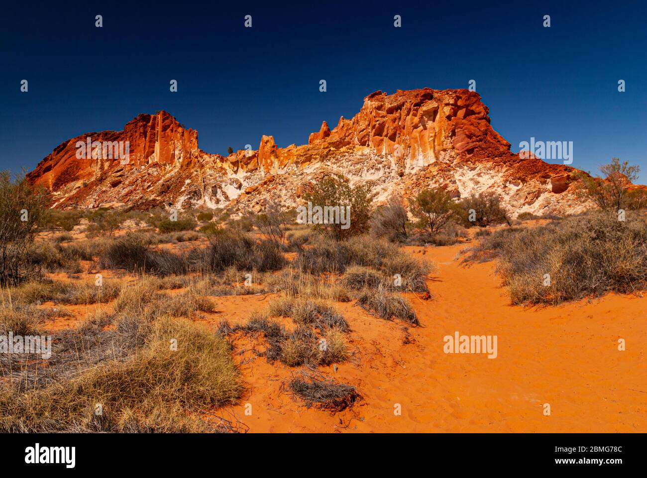 RAINBOW VALLEY CONSERVATION RESERVE, NORTHERN TERRITORY, AUSTRALIA ...