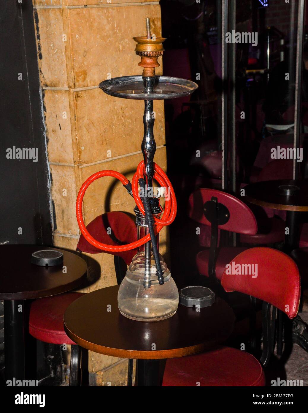 Hookah shisha on traditional turkish restaurant table Stock Photo - Alamy