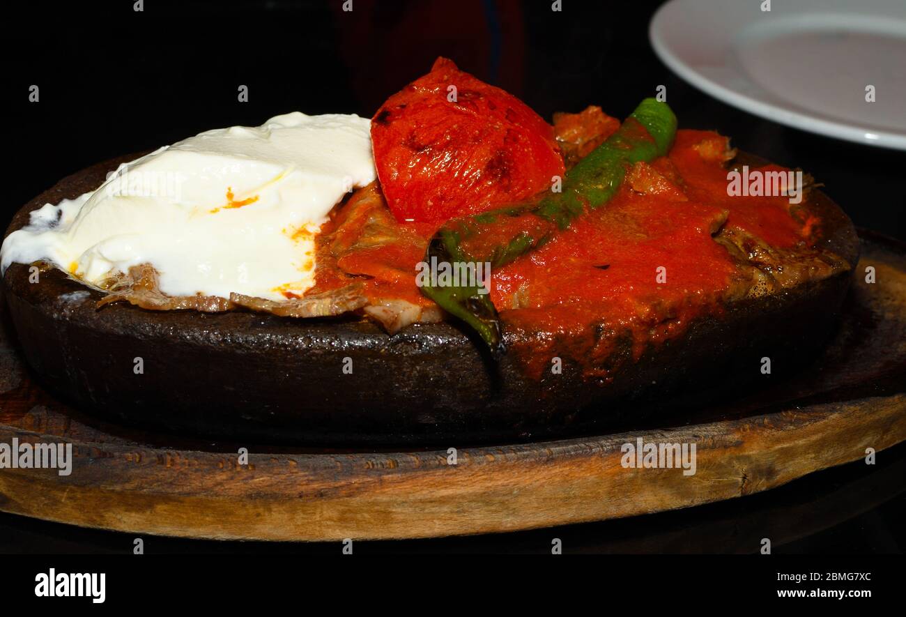 İskender kebap is one of the most well-known dishes of northwestern ...