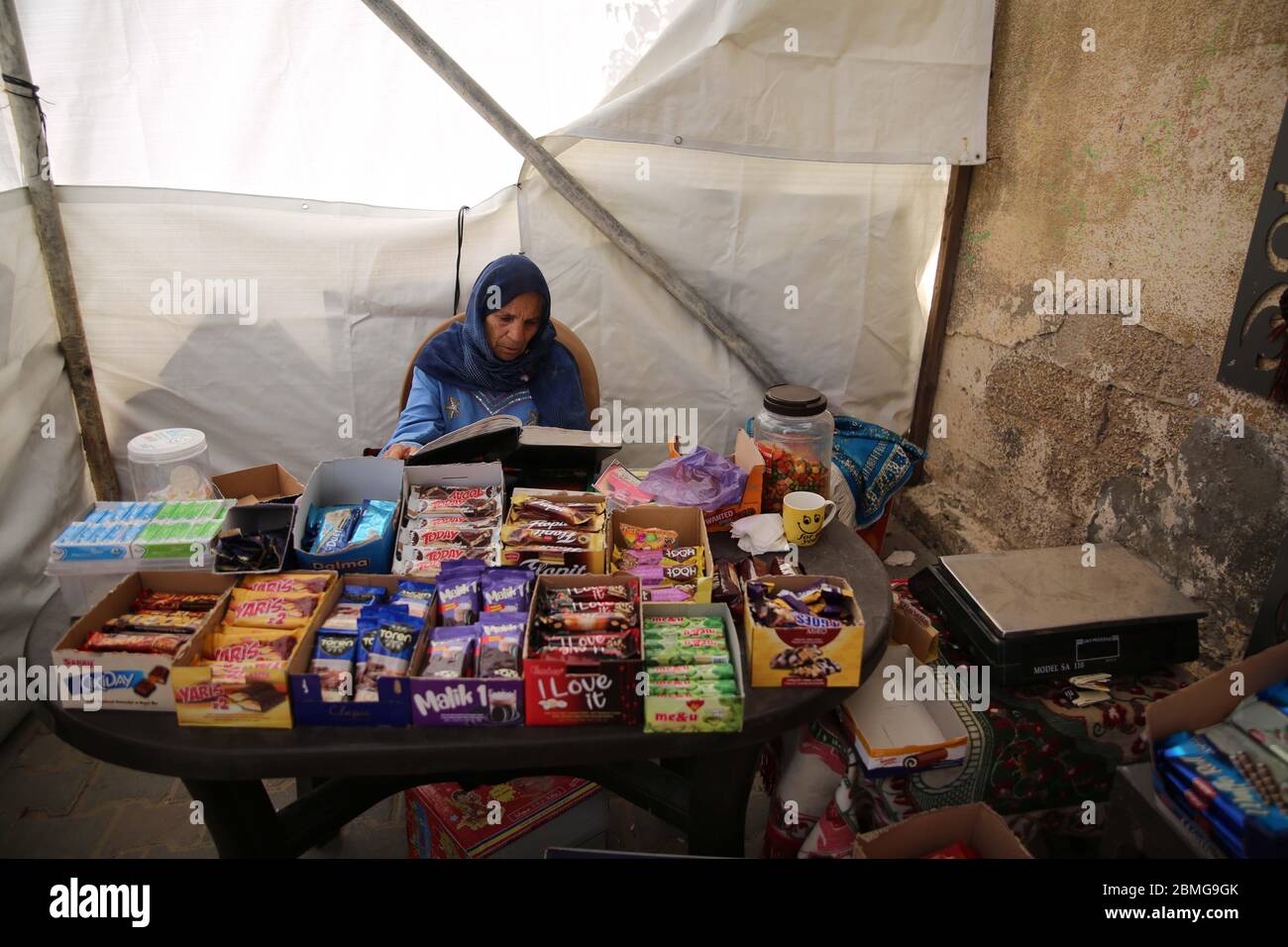 Al-Nuseirat Refugee Camp, The Gaza Strip, Palestine. 8th May, 2020. At ...