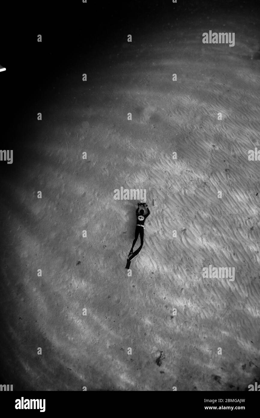 Dive the world Black and White Stock Photos & Images - Alamy