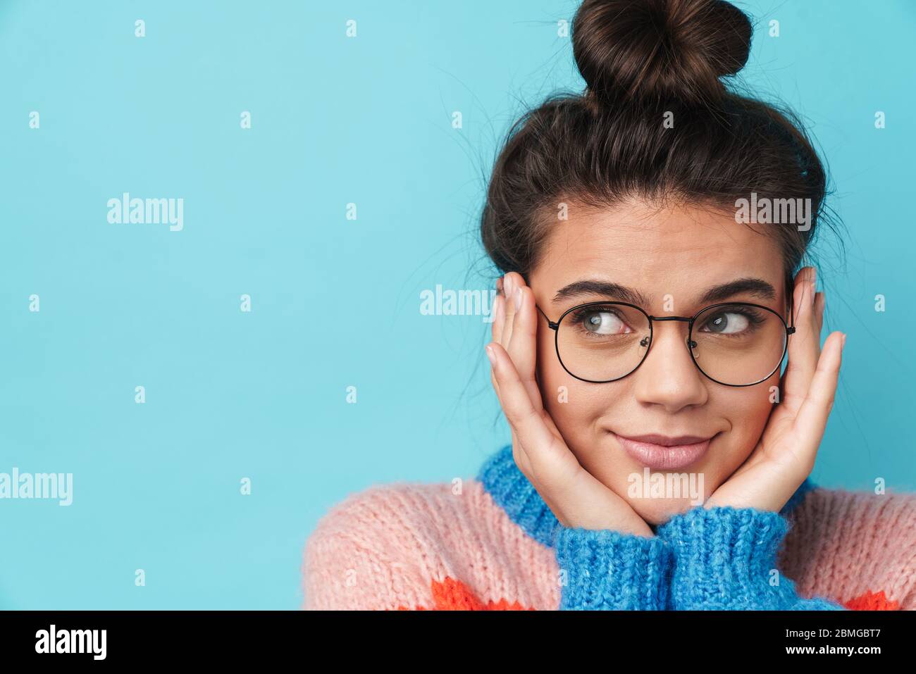 Image of a optimistic positive young amazing woman posing isolated over ...