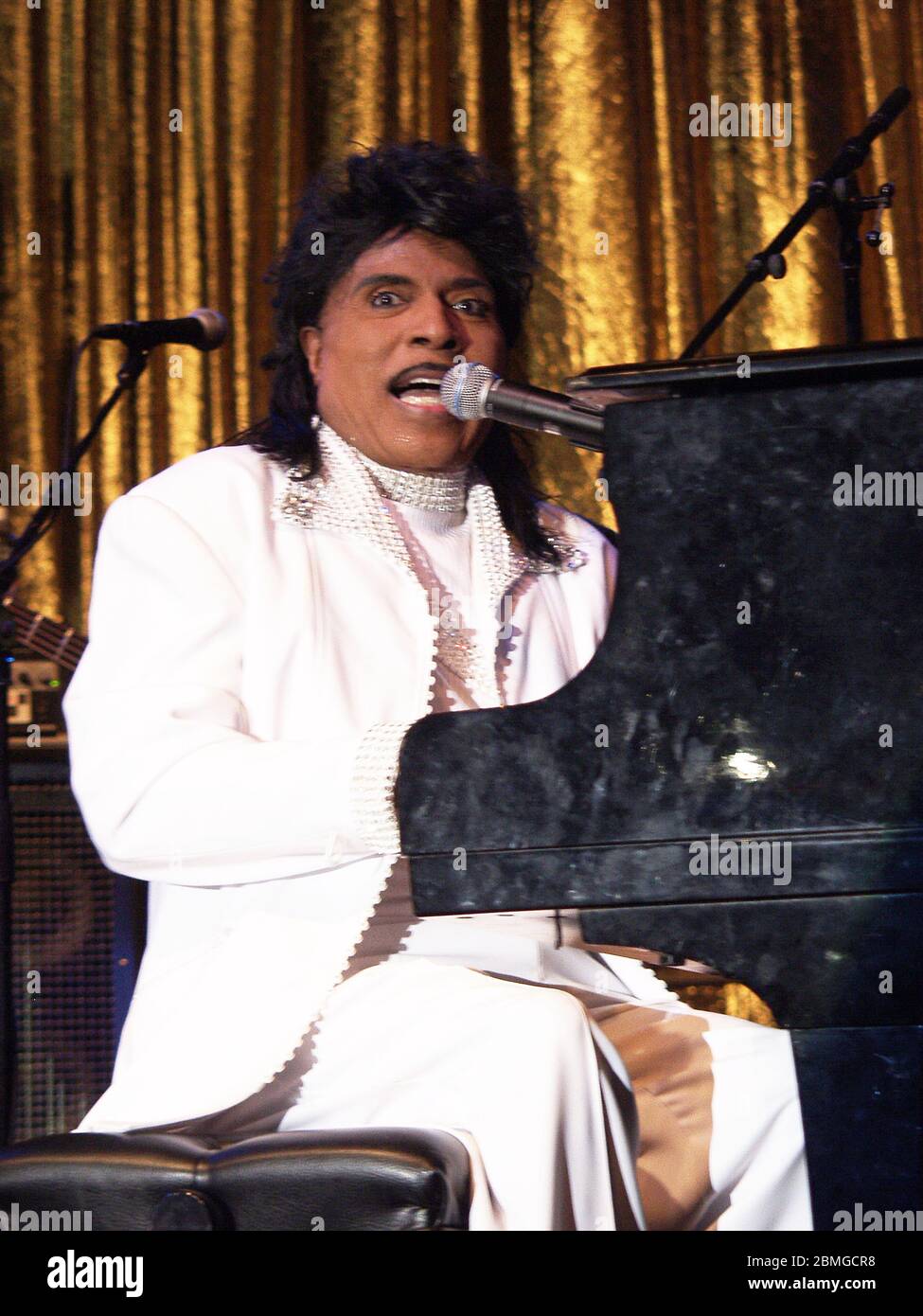 Peach drop atlanta hi-res stock photography and images - Alamy