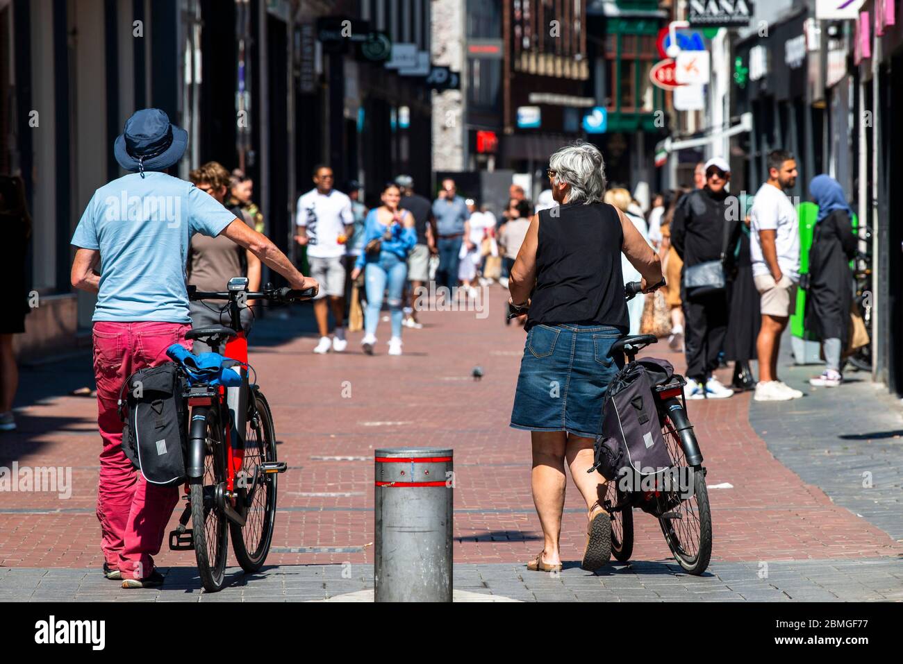 AMSTERDAM, 09-05-2020, Amsterdam, Busy spots in Amsterdam Stock Photo ...