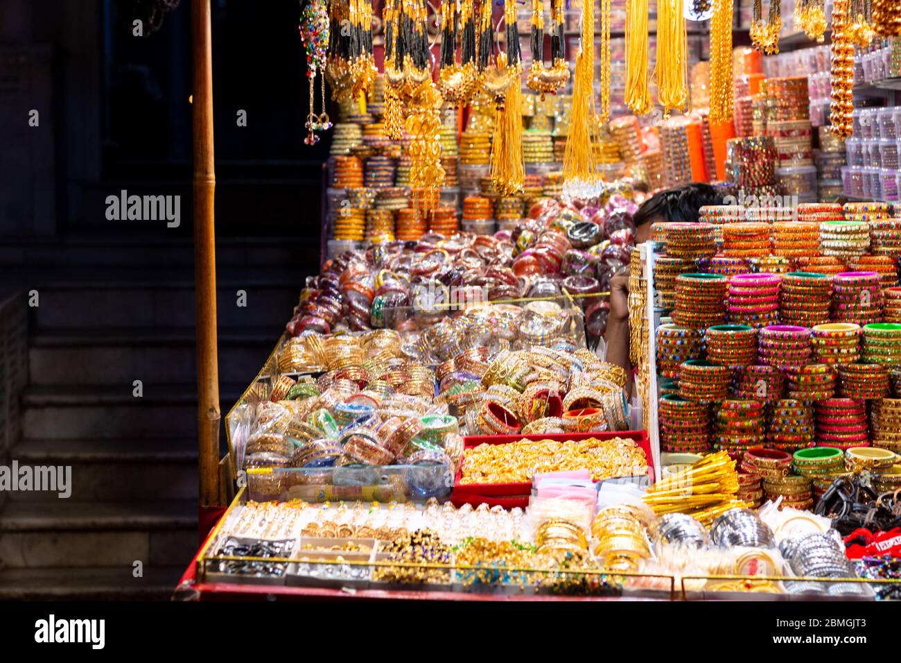 Colorful Indian Bangles shop in pushkar fair Stock Photo - Alamy