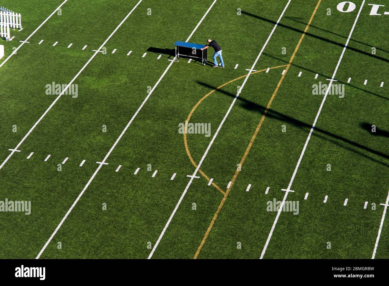 Crew pushing hi-res stock photography and images - Alamy