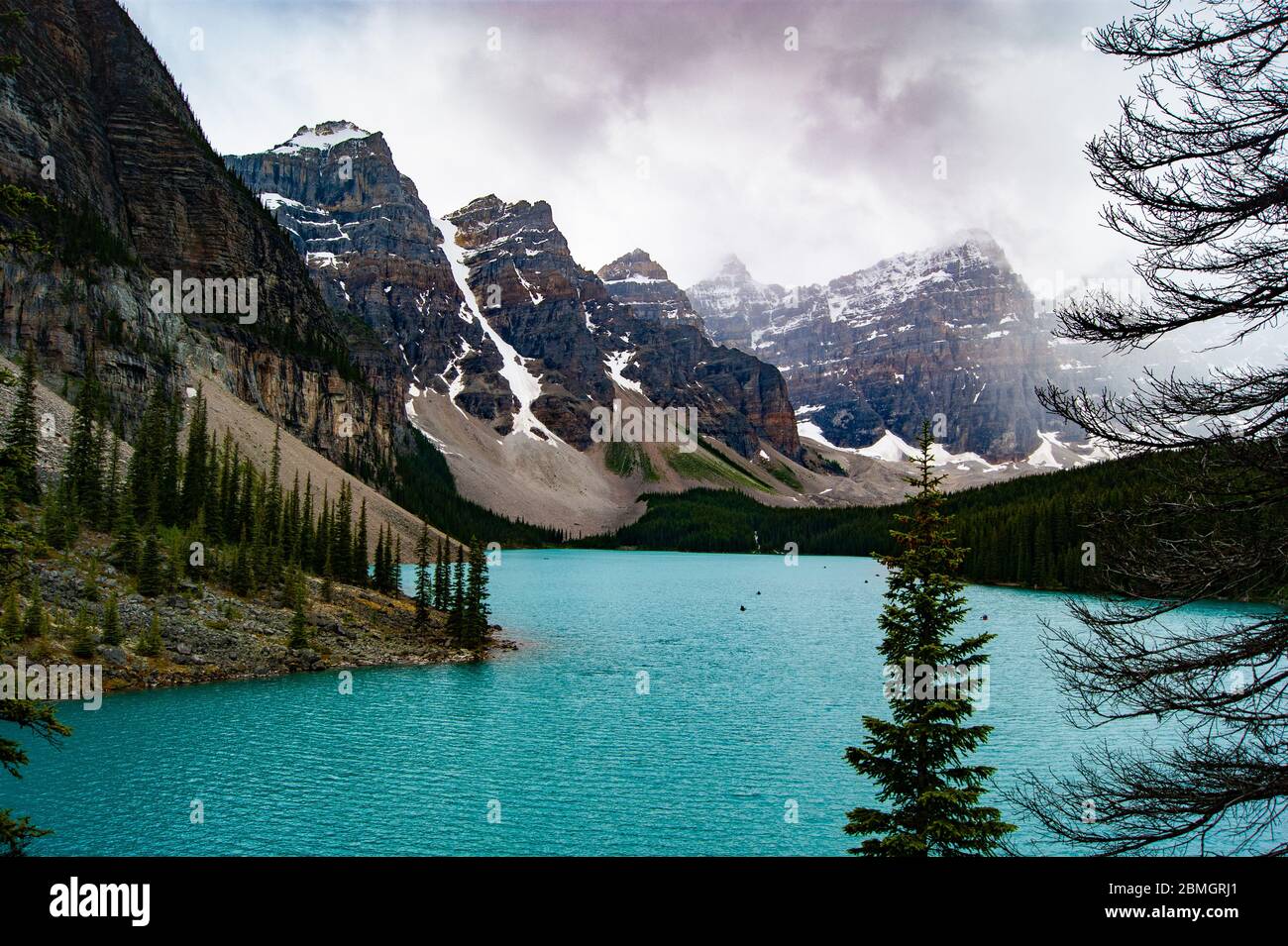 Misty mounts hi-res stock photography and images - Alamy