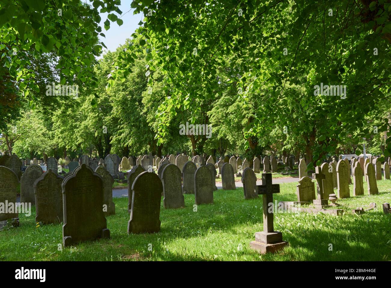 Victorian headstones hi-res stock photography and images - Alamy