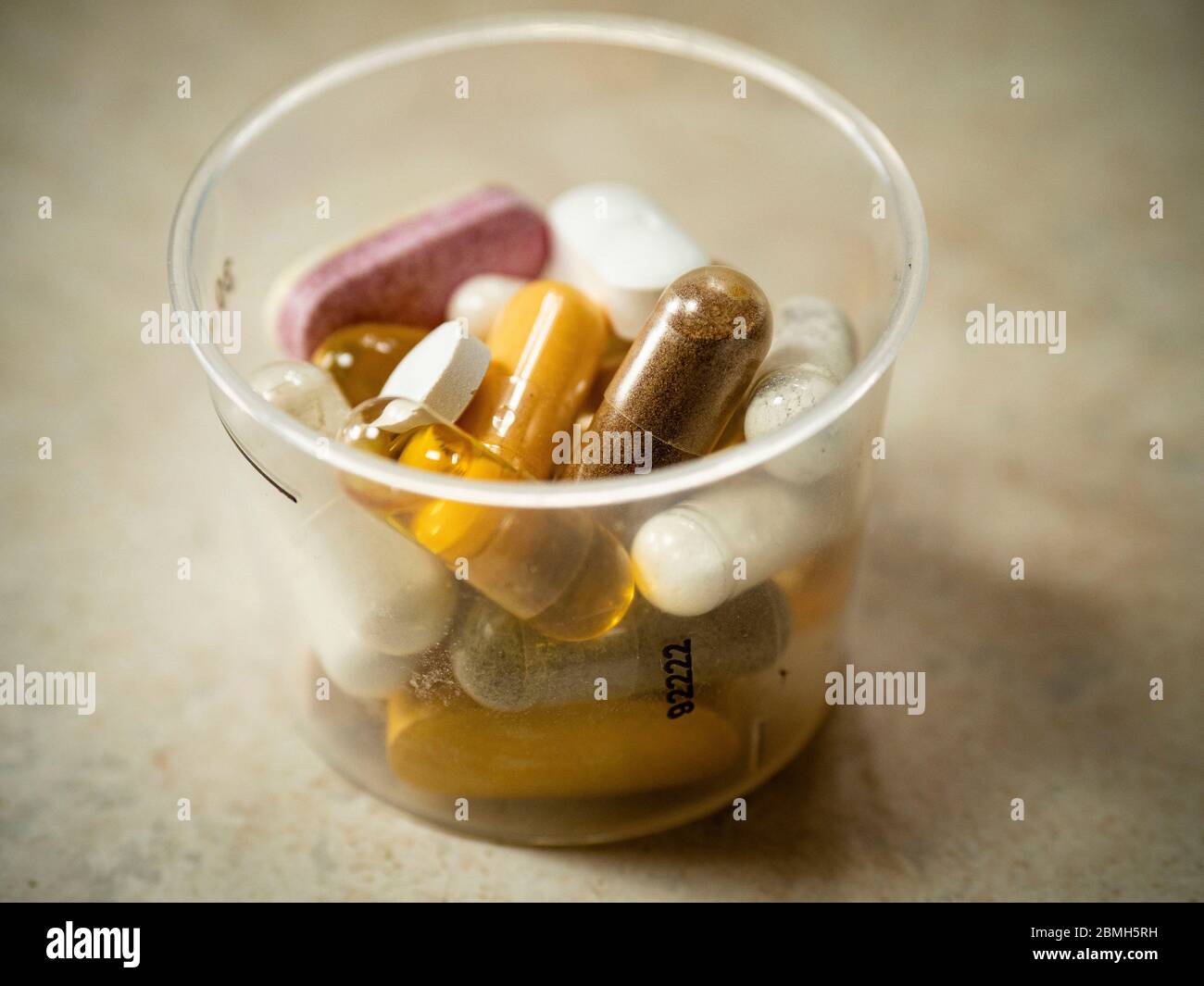 Vitamins minerals complex multivitamins hi-res stock photography and ...