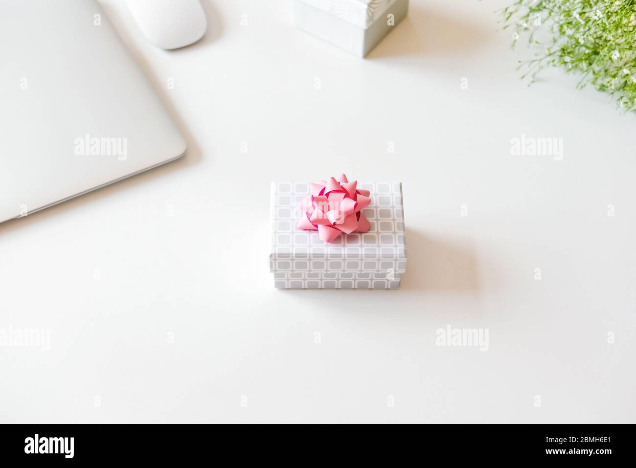 Laptop box hi-res stock photography and images - Alamy