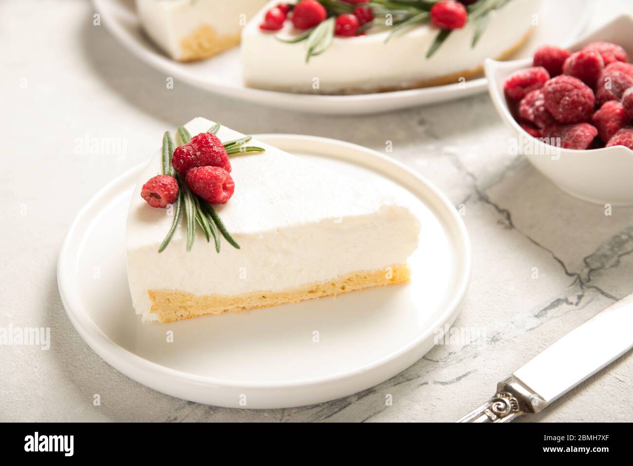 Slice of cheesecake hi-res stock photography and images - Alamy