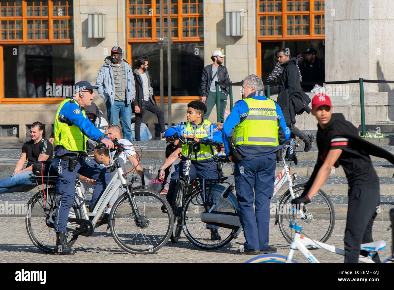 Handhaving uniform hi-res stock photography and images - Alamy