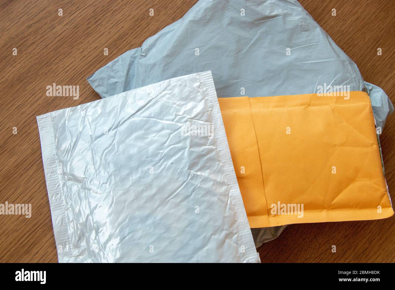 Small package hi-res stock photography and images - Alamy