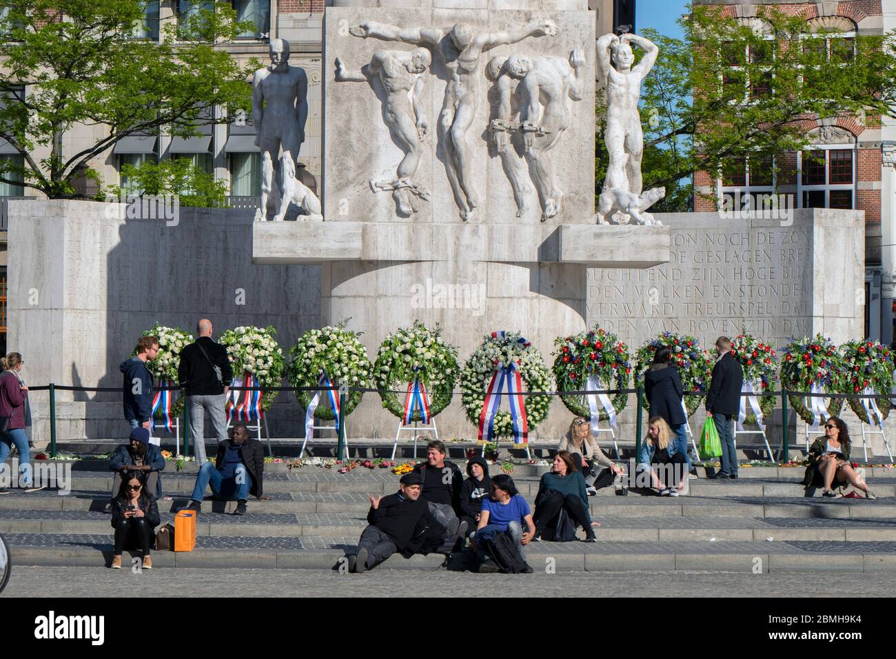 People Enjoying The Sun At The Remembrance Of The Dead Statue At ...