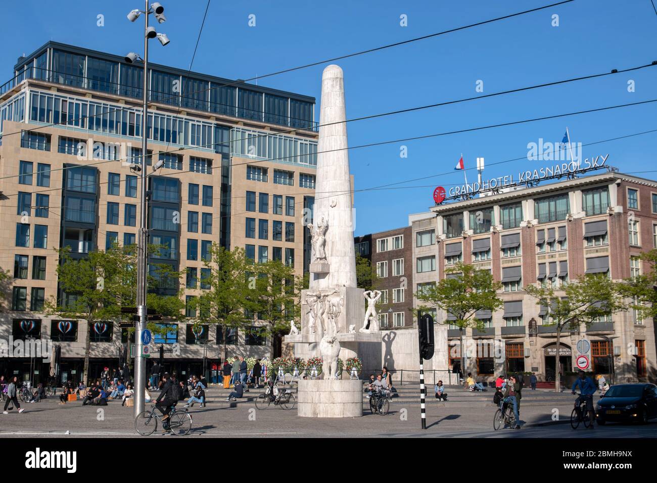 People Enjoying The Sun At The Remembrance Of The Dead Statue At ...