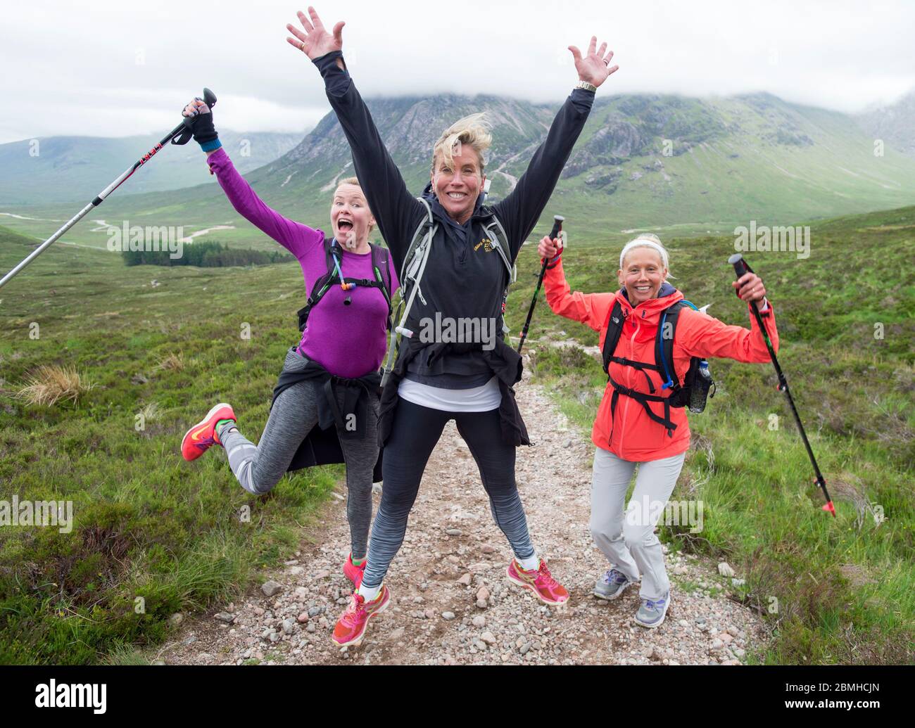 Caledonian Challenge 2016, Walkers pose for a picture on the Devils ...