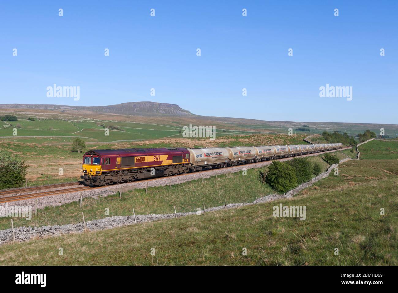 DB cargo EWS class 66 locomotive 66100 in the countryside at Selside on ...