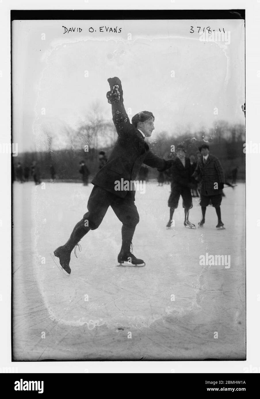 1940s ice skating hi-res stock photography and images - Alamy