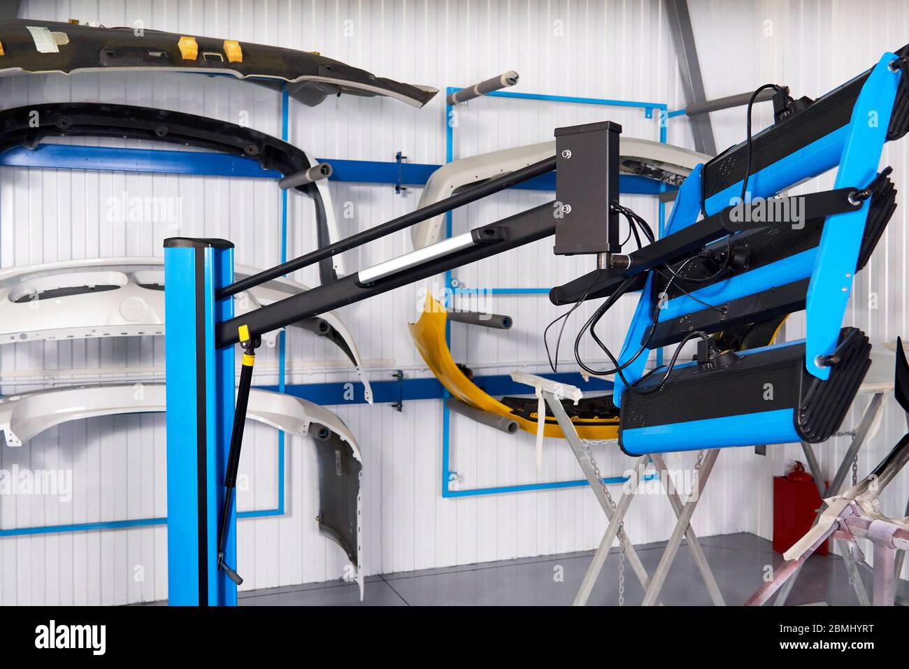 Applying body paint hi-res stock photography and images - Alamy