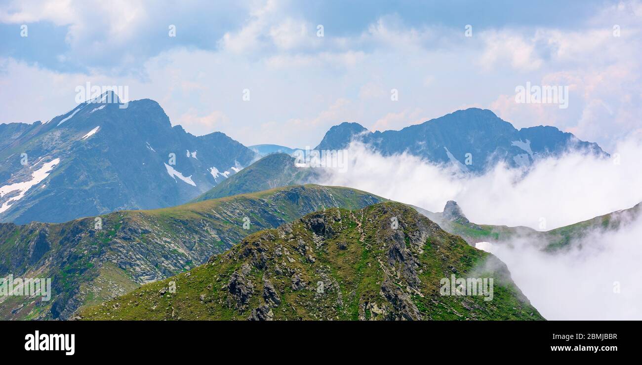 High rising mountain range hi-res stock photography and images - Alamy