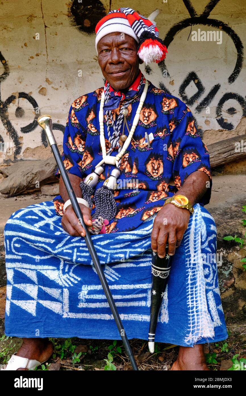 African tribesman hat hi-res stock photography and images - Alamy