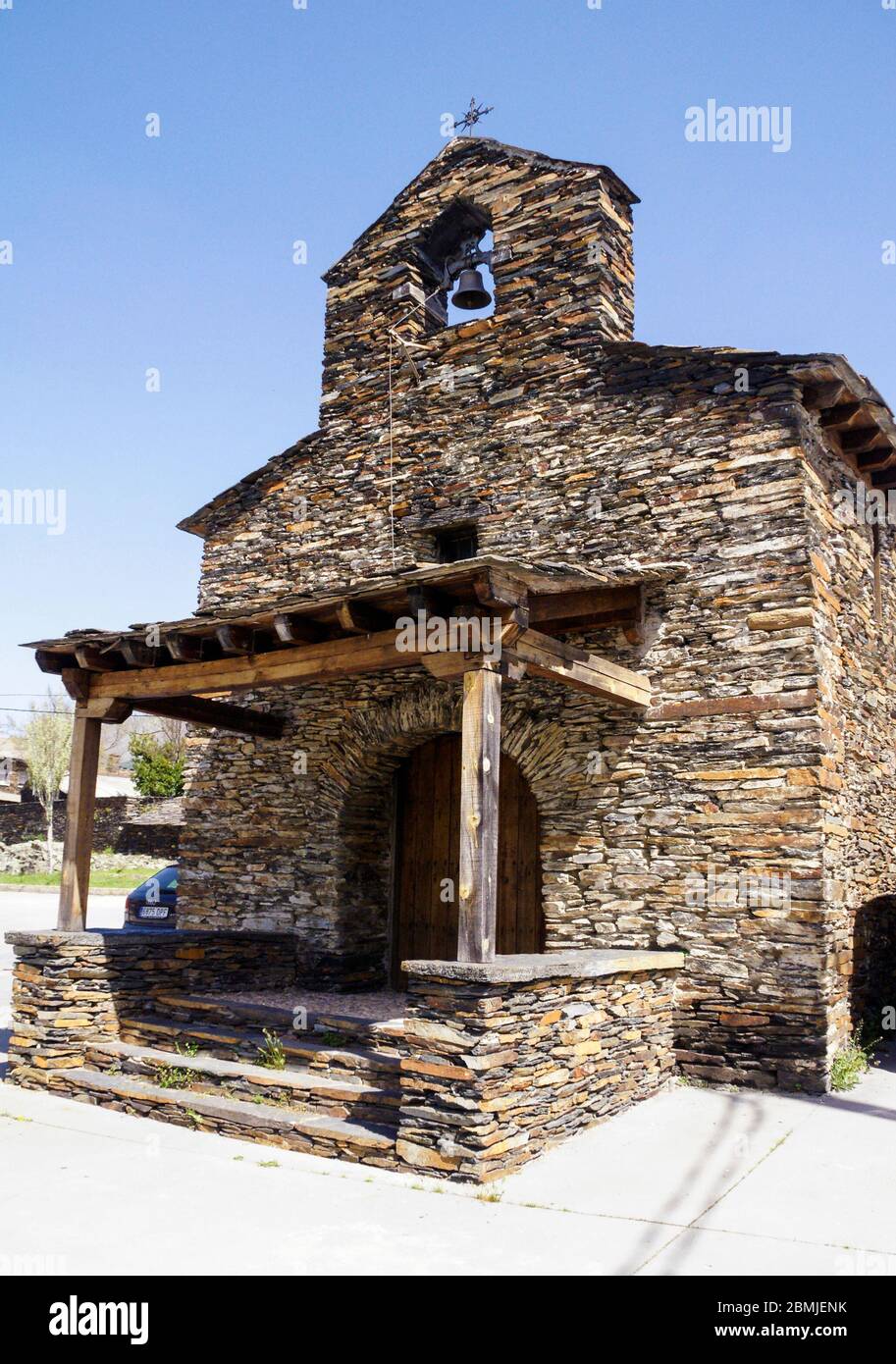 Iglesia de Campillejo (ruta de la arquitectura negra). Guadalajara ...