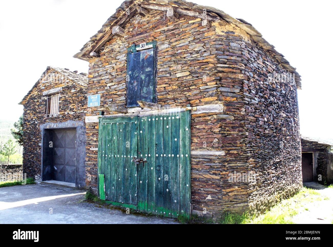 Arquitectura popular de Campillejo (ruta de la arquitectura negra ...