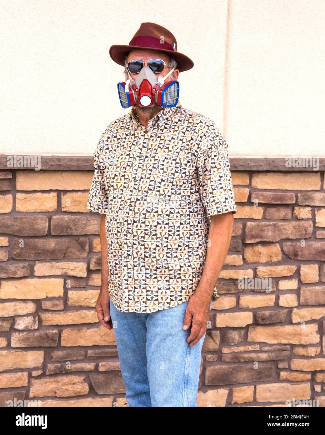 Sick respirator hi-res stock photography and images - Alamy