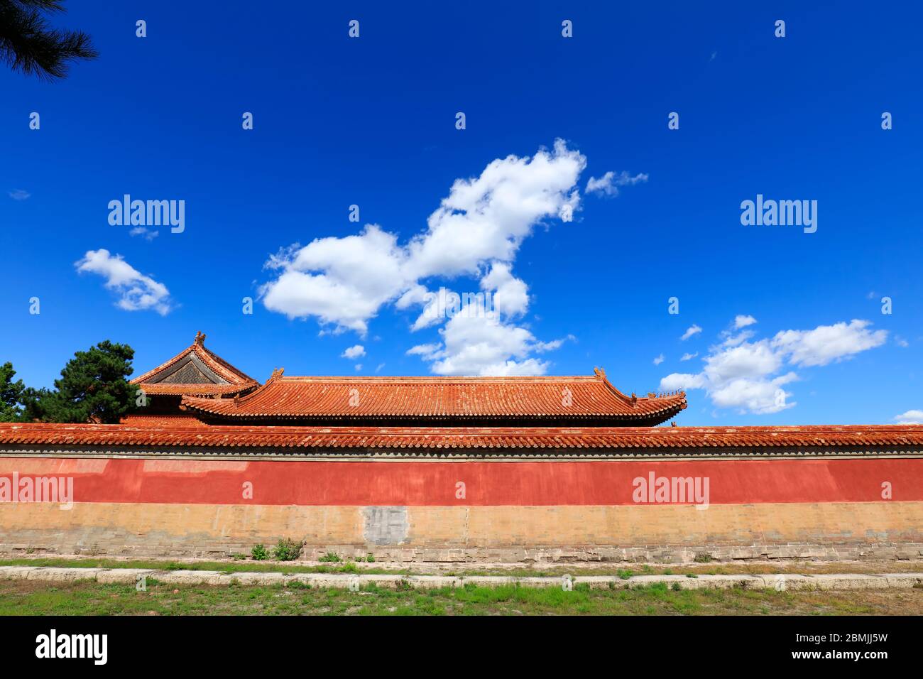 Ancient Chinese architecture under the blue sky Stock Photo - Alamy
