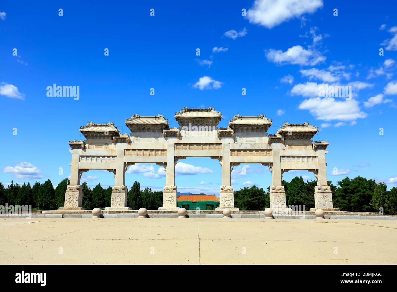 Ancient Chinese architecture stone arch Stock Photo - Alamy