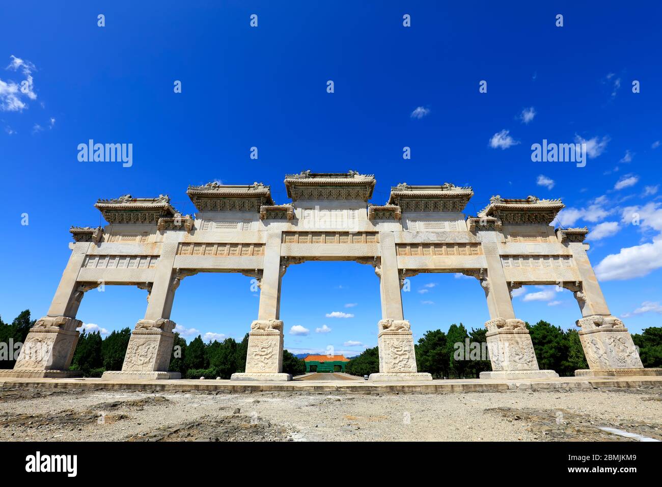 Ancient Chinese architecture stone arch Stock Photo - Alamy