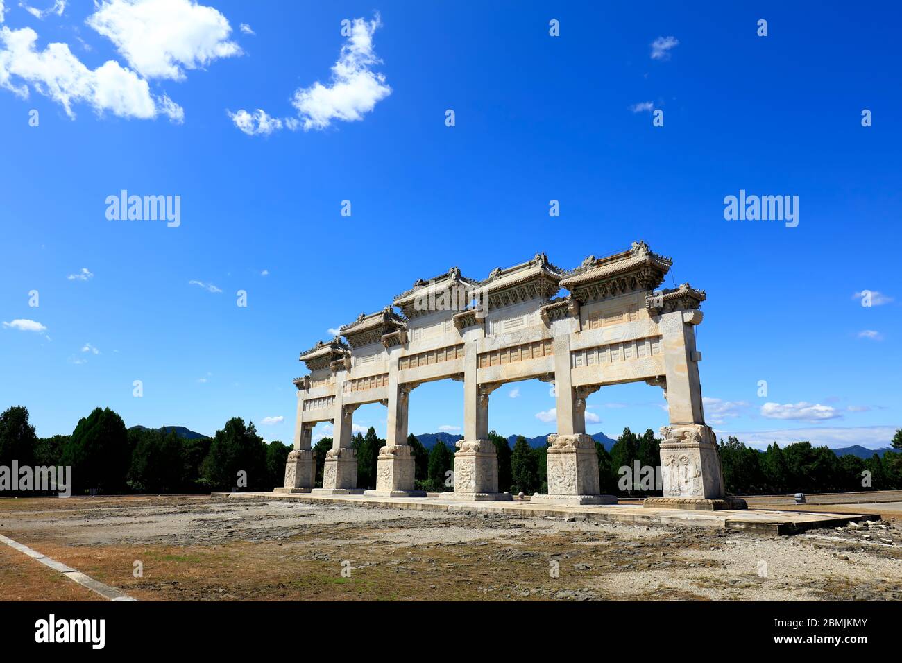 Ancient Chinese architecture stone arch Stock Photo - Alamy