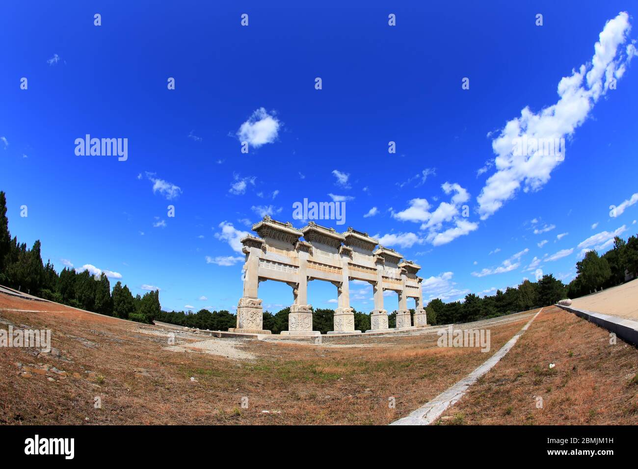 Ancient Chinese architecture stone arch Stock Photo - Alamy