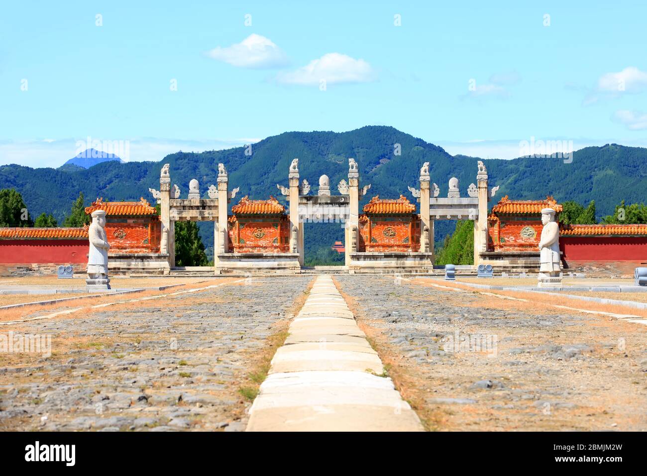 Ancient Chinese architecture stone arch Stock Photo - Alamy