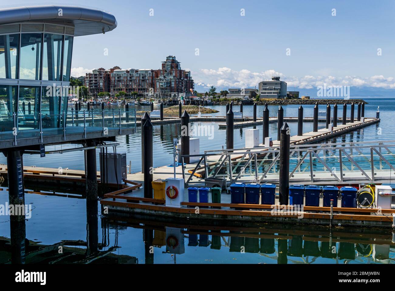 Victoria international marina hi-res stock photography and images - Alamy