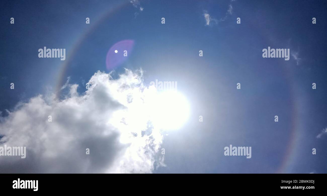 Blazing sun hi-res stock photography and images - Alamy