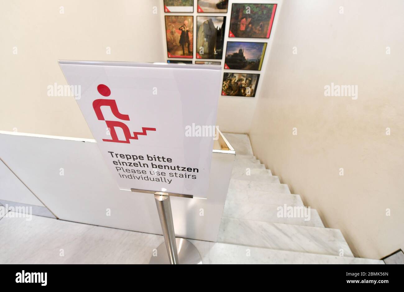 Museum sign rules hi-res stock photography and images - Alamy