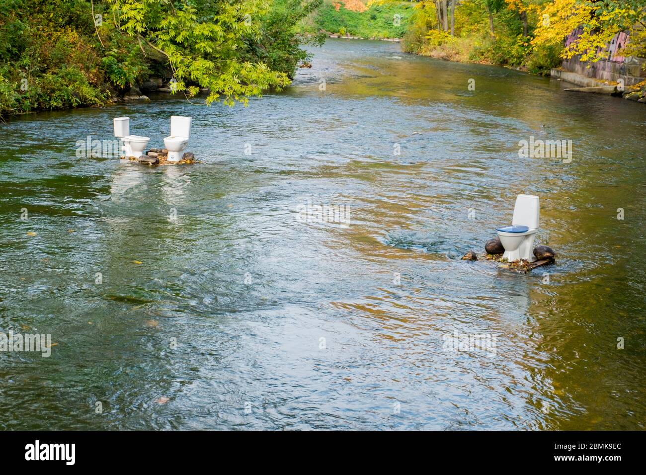 Floating toilet hi-res stock photography and images - Alamy